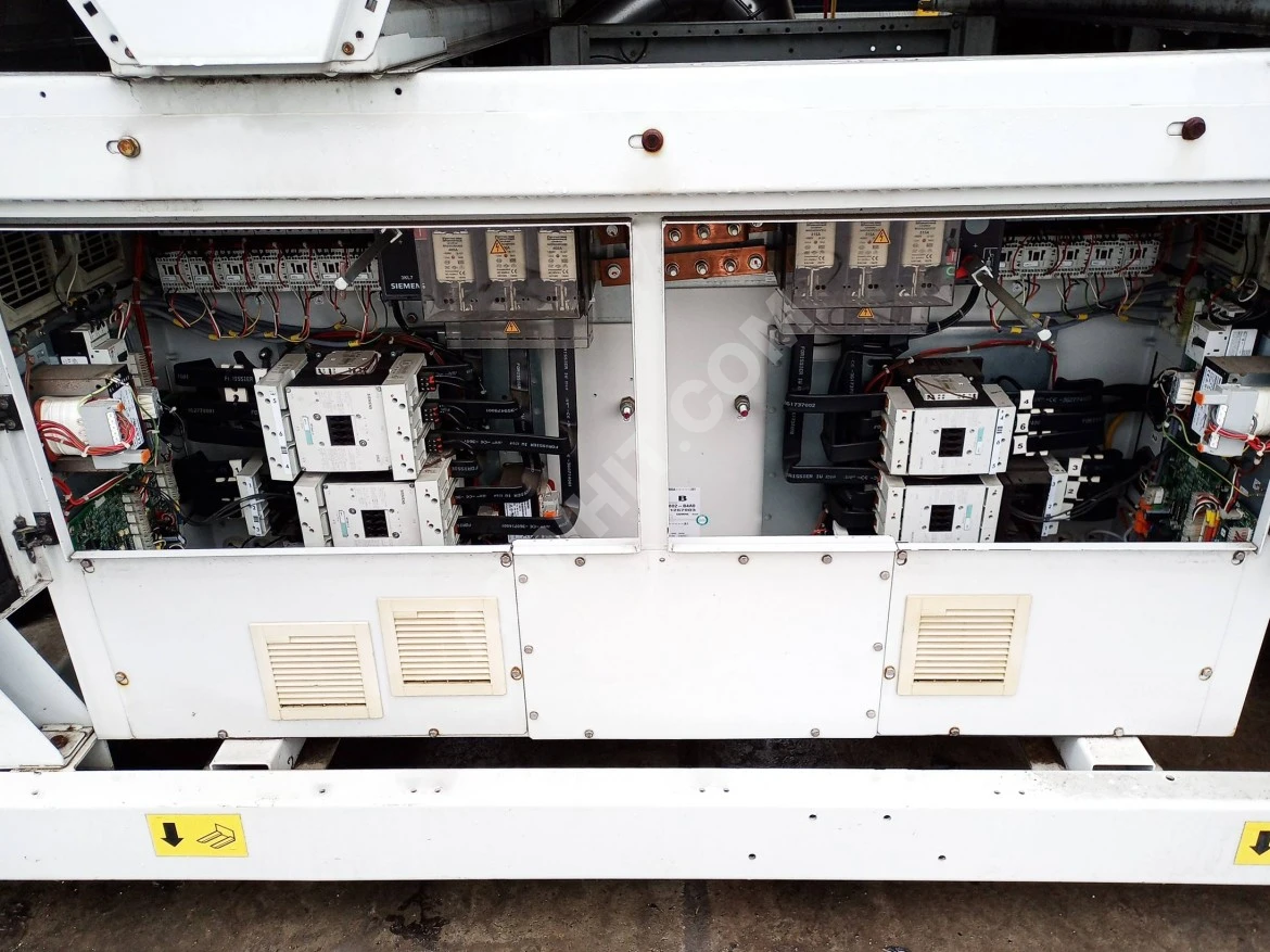 AIRCOOLED CHILLER CARRIER 30XA 792 KW - Adwhit