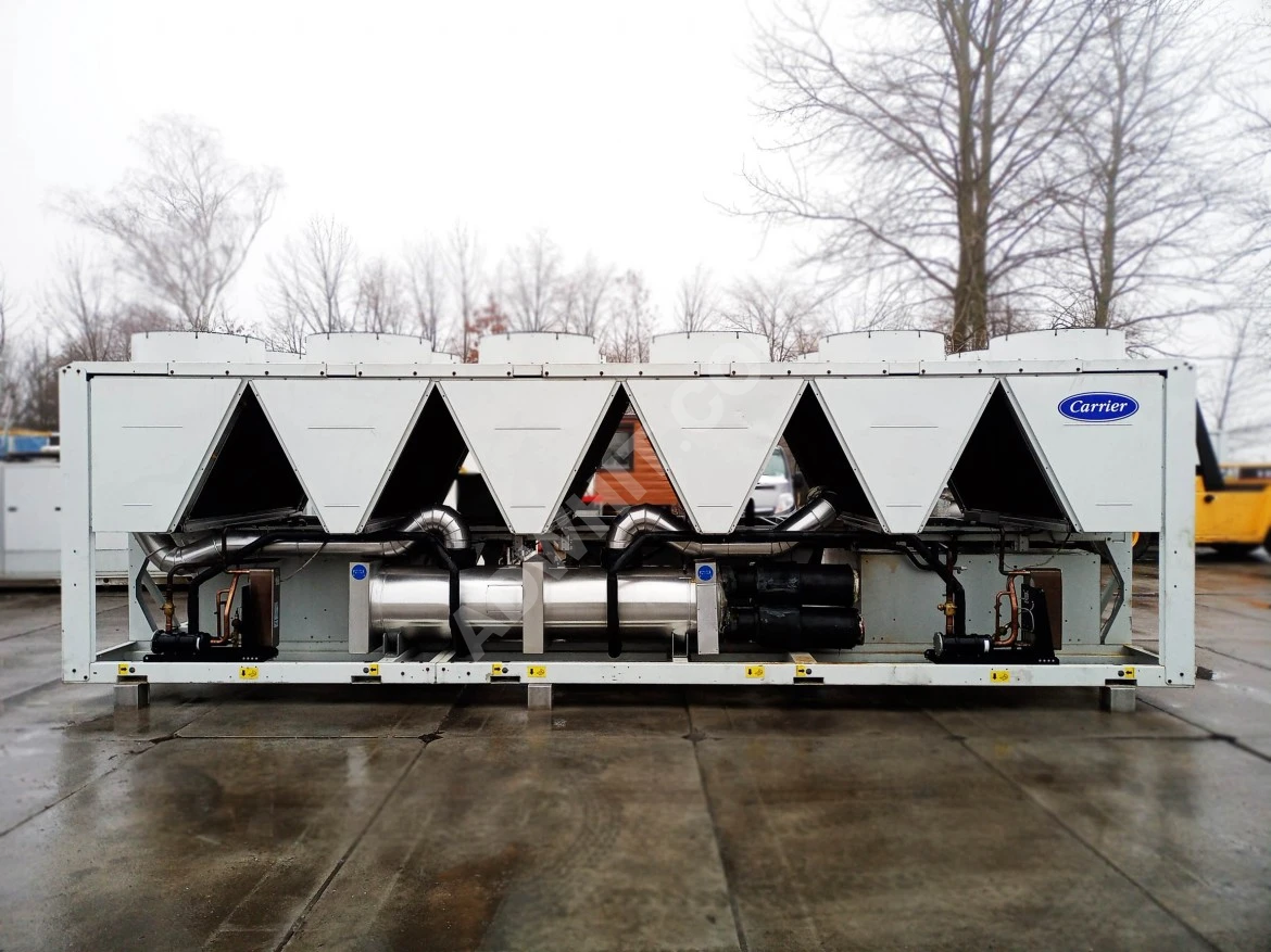 AIRCOOLED CHILLER CARRIER 30XA 792 KW - Adwhit
